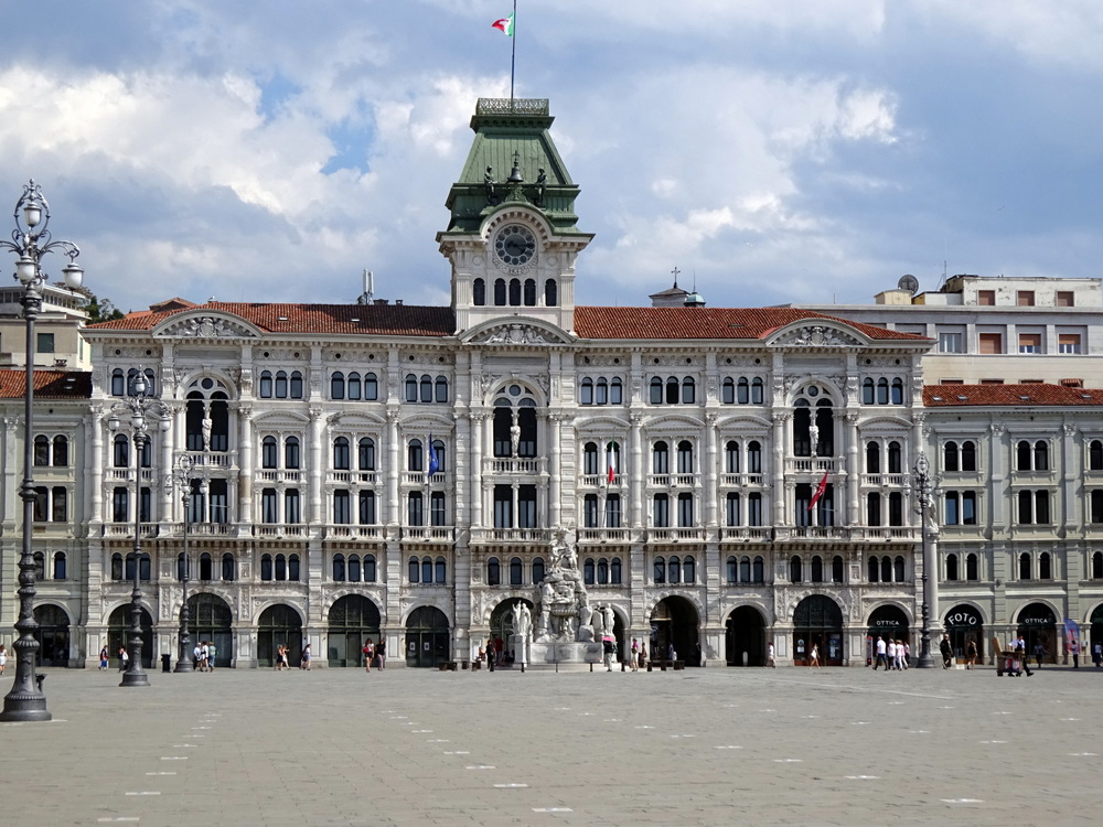 Piazza Unità d’Italia – Trieste - Bier-Traveller